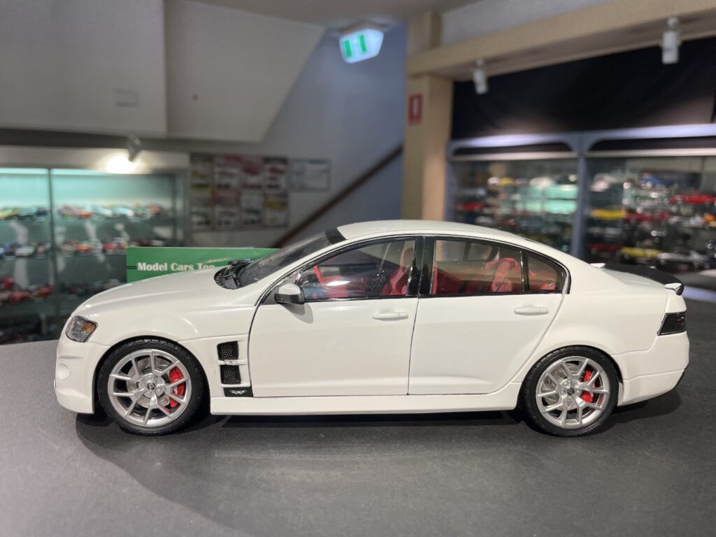 Holden HSV W427, 1:18 Biante - Model Cars Too