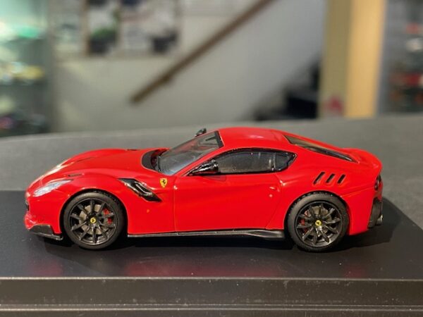 Ferrari F12, 1:64 Ferrari Collection - Model Cars Too